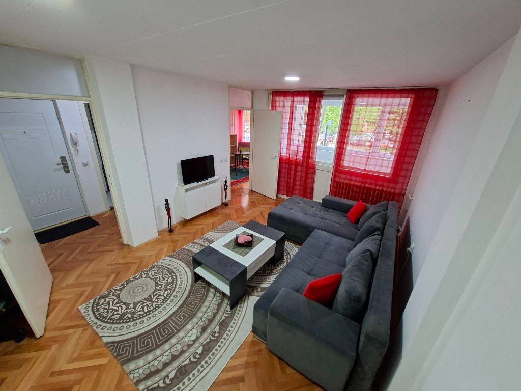 Jednosoban stan Bulevar Nemanjića, Bulevar Nemanjića - Dom zdravlja - Bulevar zona III, Niš