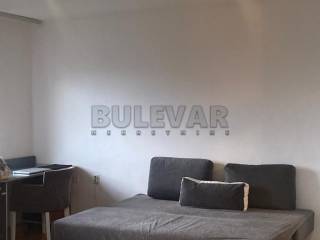 Trosobni stan Bulevar Nemanjića, Niš