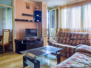 Trosobni stan Bulevar Nemanjića, Niš