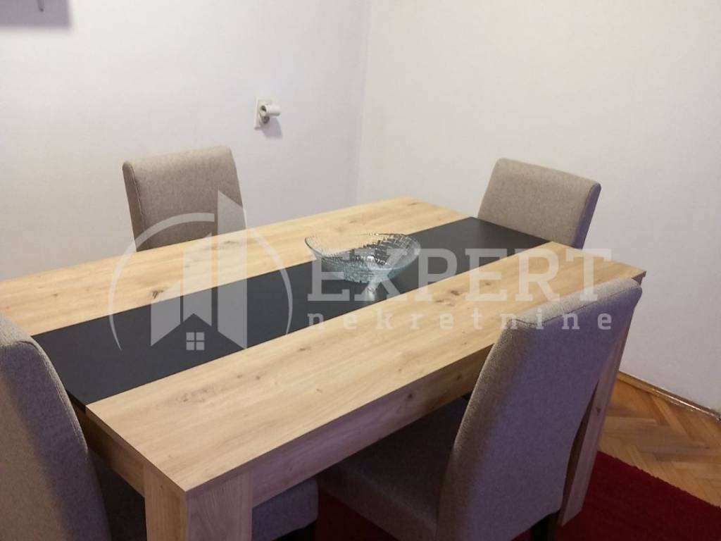 Dvosobni stan Prijezdina, Niš