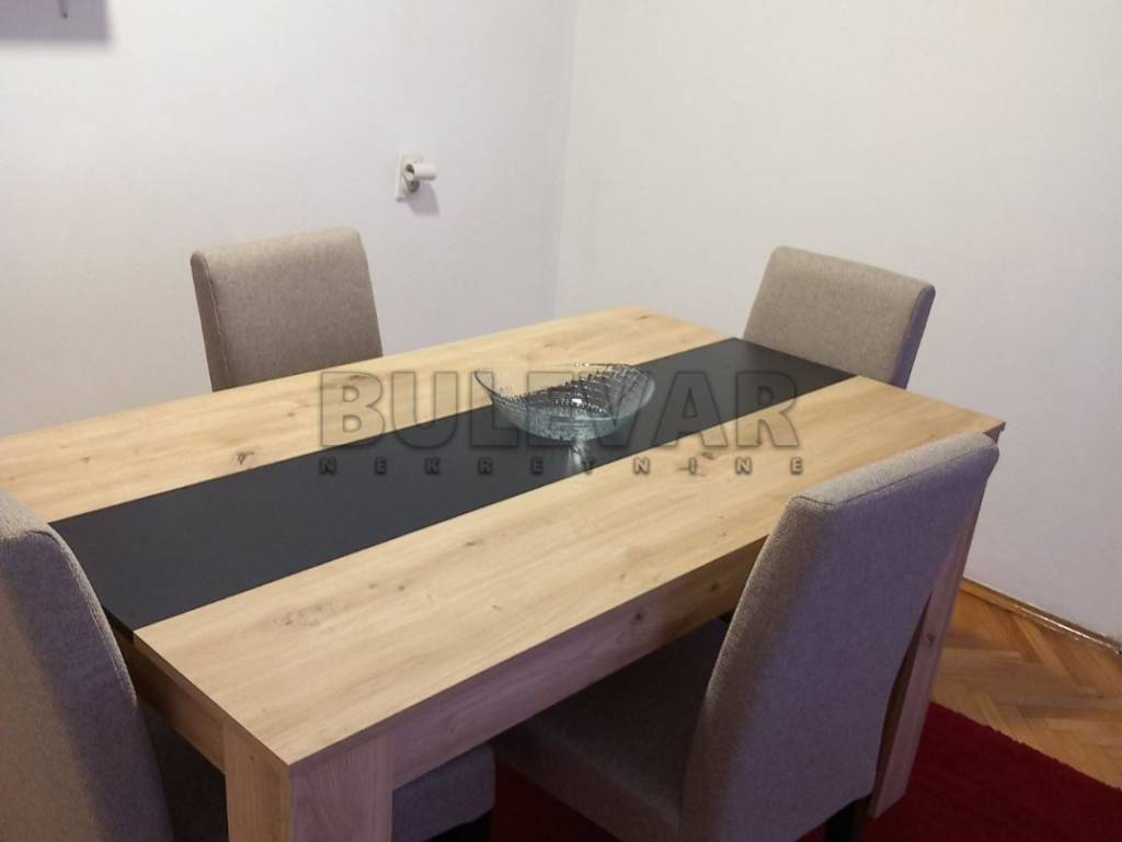 Dvosobni stan Prijezdina, Niš