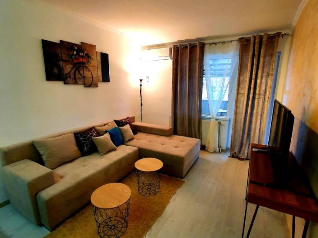 Dvosobni stan Železnička 13, Centar - Novi Bulevar, Novi Sad