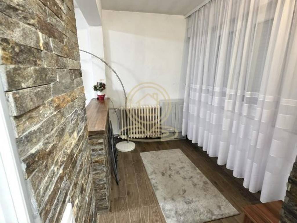 Dvosobni stan u dobrom stanju, prvi sprat, Julino brdo, Beograd