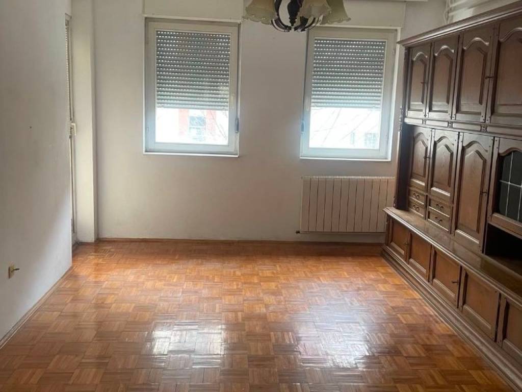 Trosobni stan Marka Pola, Bežanijska kosa, Beograd