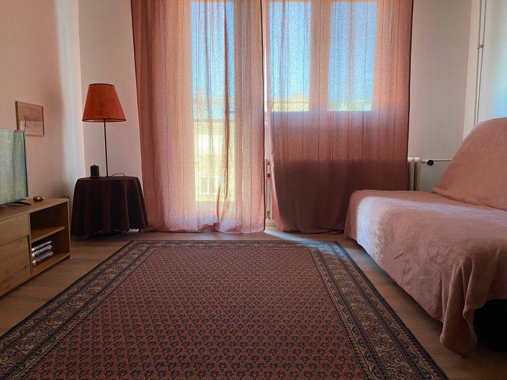 Dvosobni stan za renoviranje, osmi sprat, Karaburma, Beograd