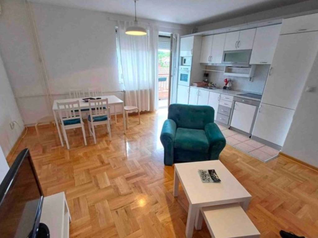 Dvosobni stan Jove Ilica, Kumodraž, Beograd