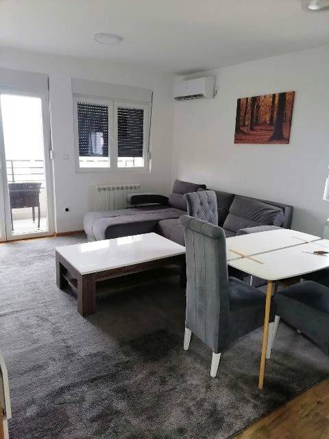 Trosobni stan Danila Bate Stojkovića, Ledine, Beograd