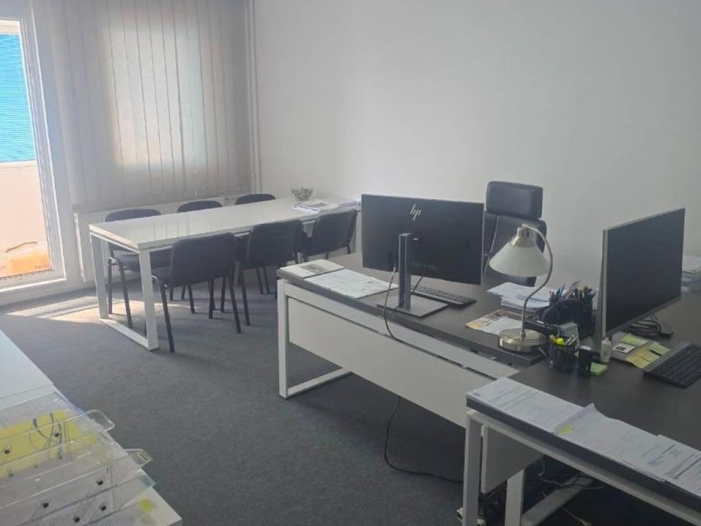 Dvosobni stan Antifašističke borbe 13, Akademija - Arena, Beograd