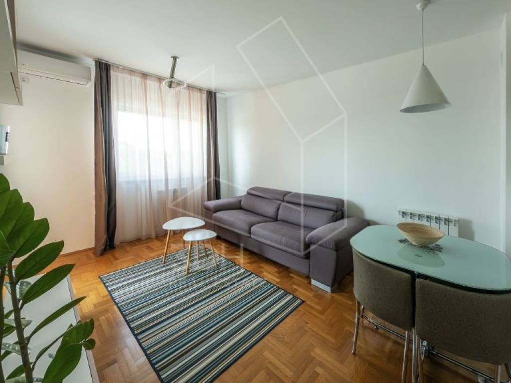 Dvosobni stan Mileve Marić Ajnštajn, Bežanijski blokovi, Beograd