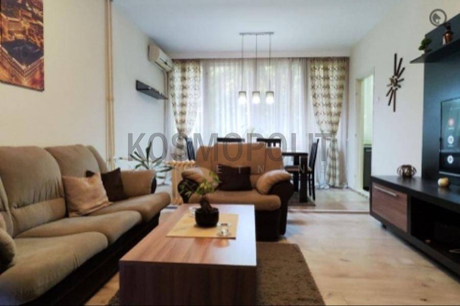 Trosobni stan Ustanička, Konjarnik, Beograd