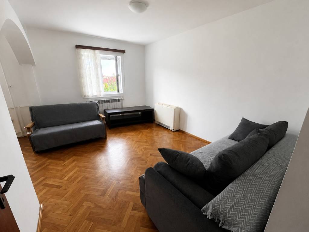 Trosobni stan novo, Banjica, Beograd