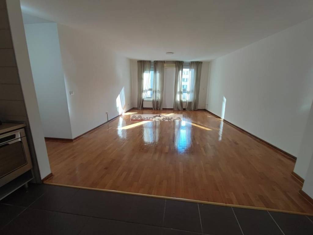 Dvosobni stan prvi sprat, Kalenić - Slavija - Cvetni Trg, Beograd