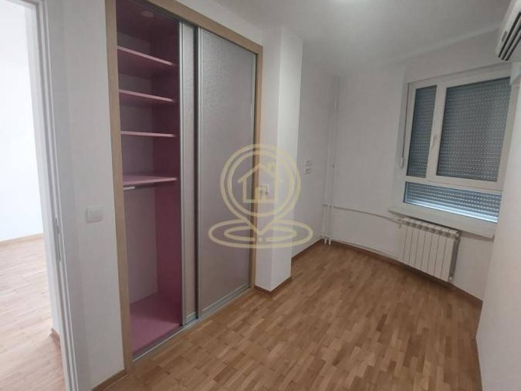 Trosobni stan novo, Lion, Beograd