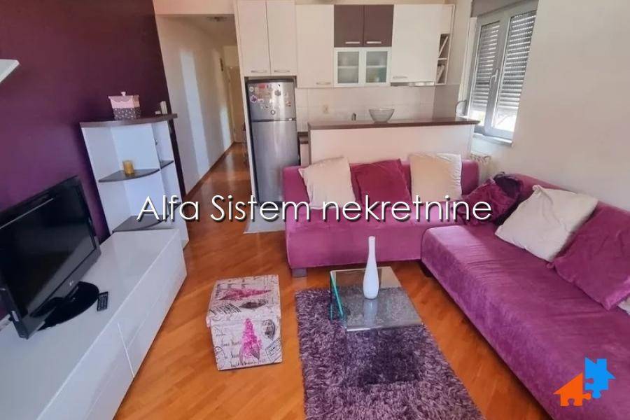 Dvosobni stan novo, treći sprat, Lekino brdo, Beograd