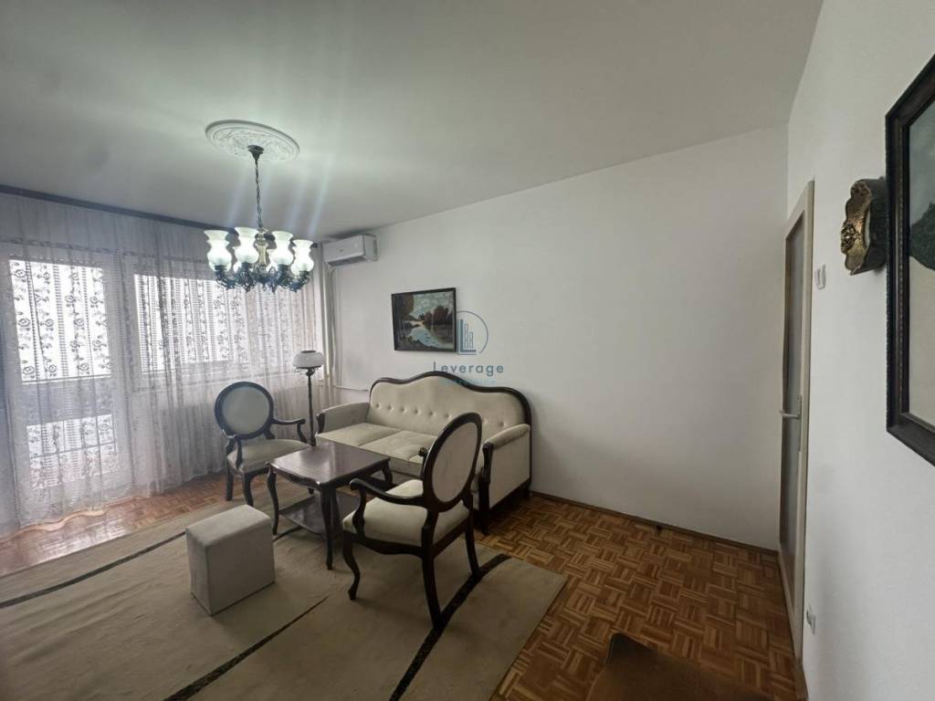 Trosobni stan Karađorđeva, Donji Grad, Beograd
