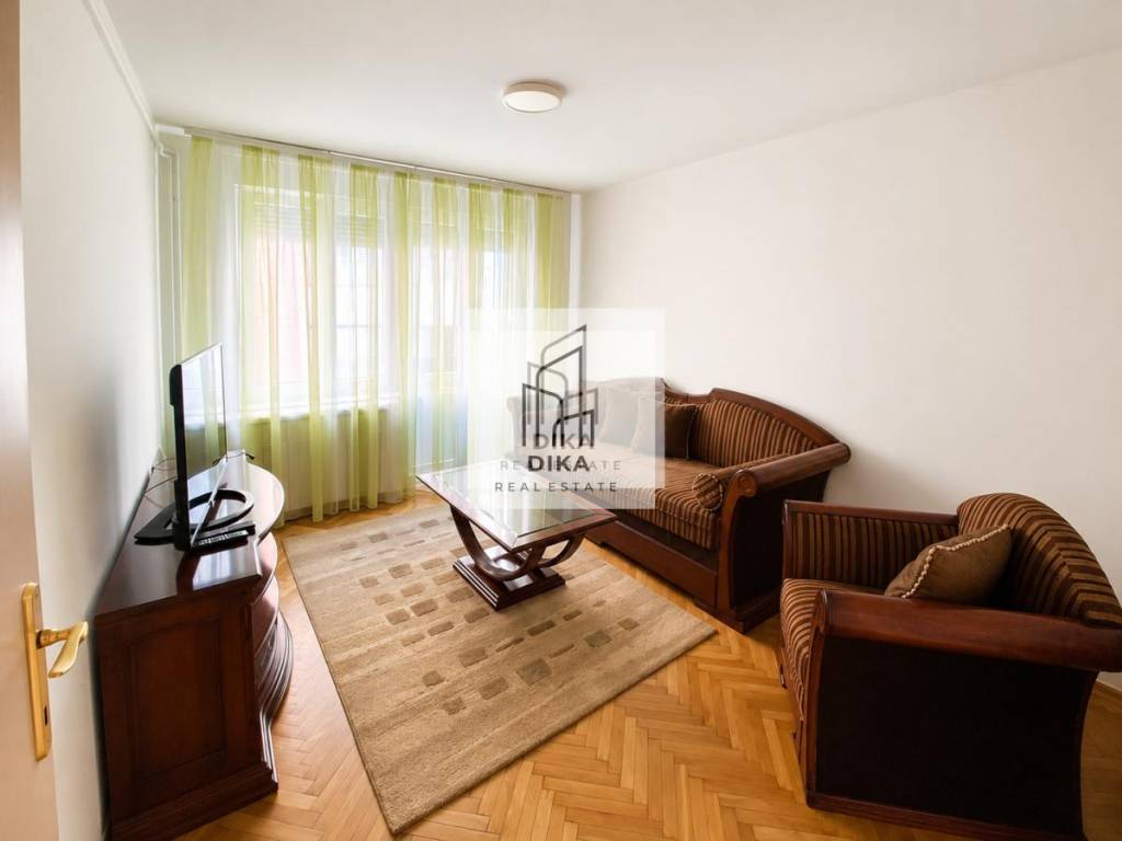 Dvosobni stan treći sprat, Beograd