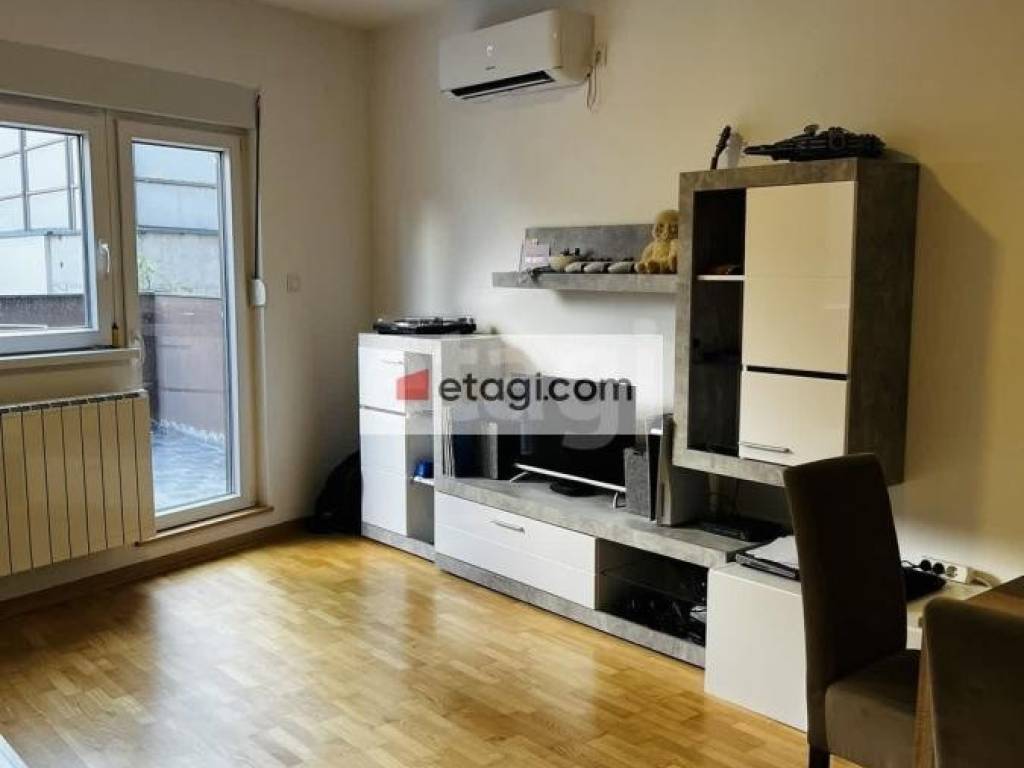 Jednosoban stan u dobrom stanju, prizemlje, Dorćol, Beograd