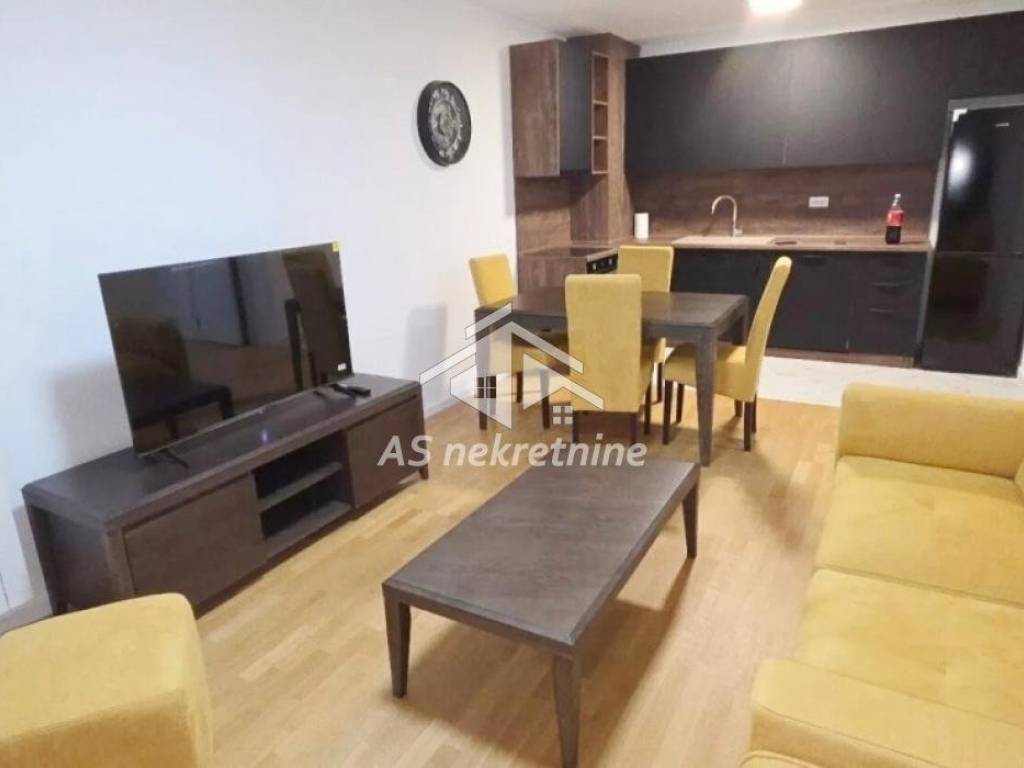 Trosobni stan novo, peti sprat, Rospi Ćuprija - Lešće, Beograd