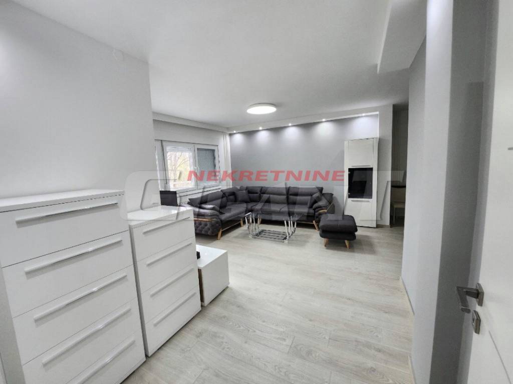 Trosobni stan Obalskih Radnika, Čukarička padina, Beograd