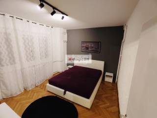 Trosobni stan u dobrom stanju, peti sprat, Beograd na vodi - Palata pravde, Beograd