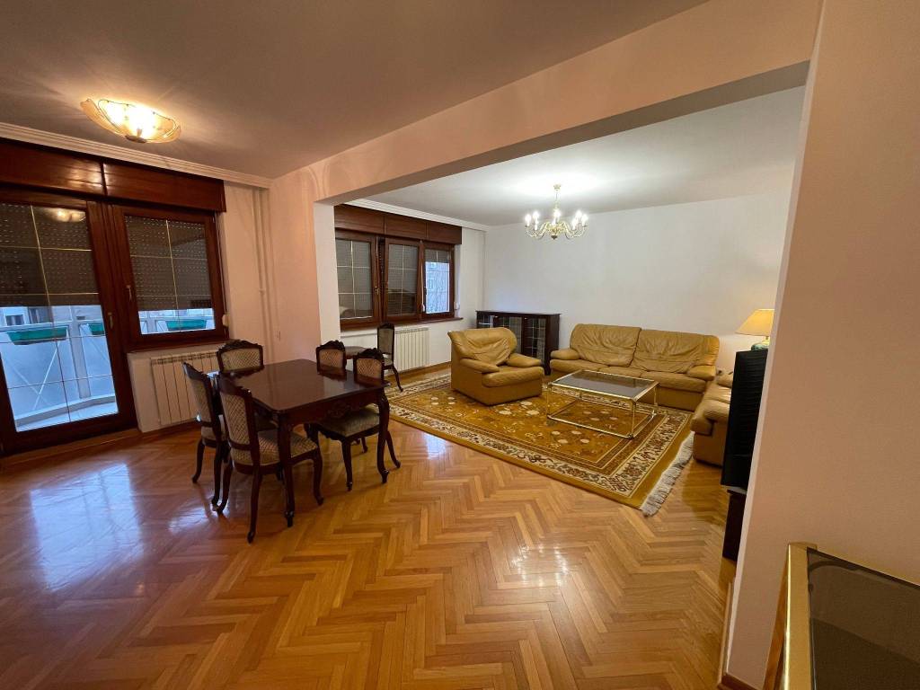 Četvorosobni stan Ulica Vojvode Bogdana 32, Vukov spomenik - Đeram, Beograd