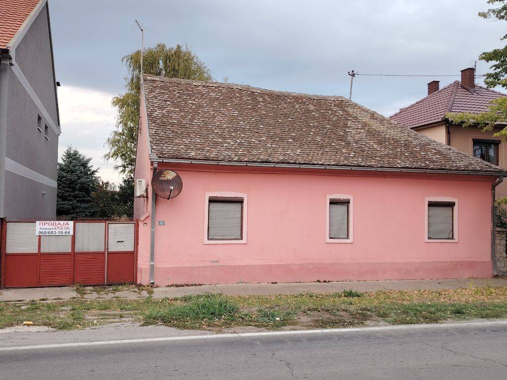 Samostalna porodična vila Trg Kralja Petra 1, Omoljica, Pančevo