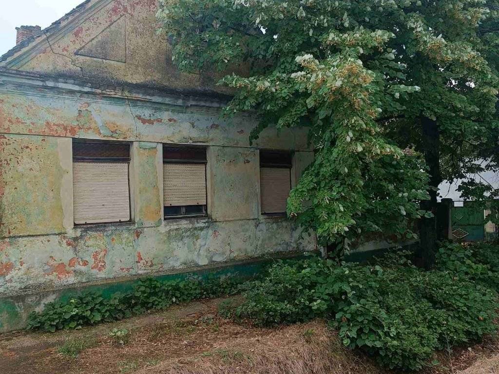 Samostalna porodična vila Ivana Petrovića, Deč, Pećinci