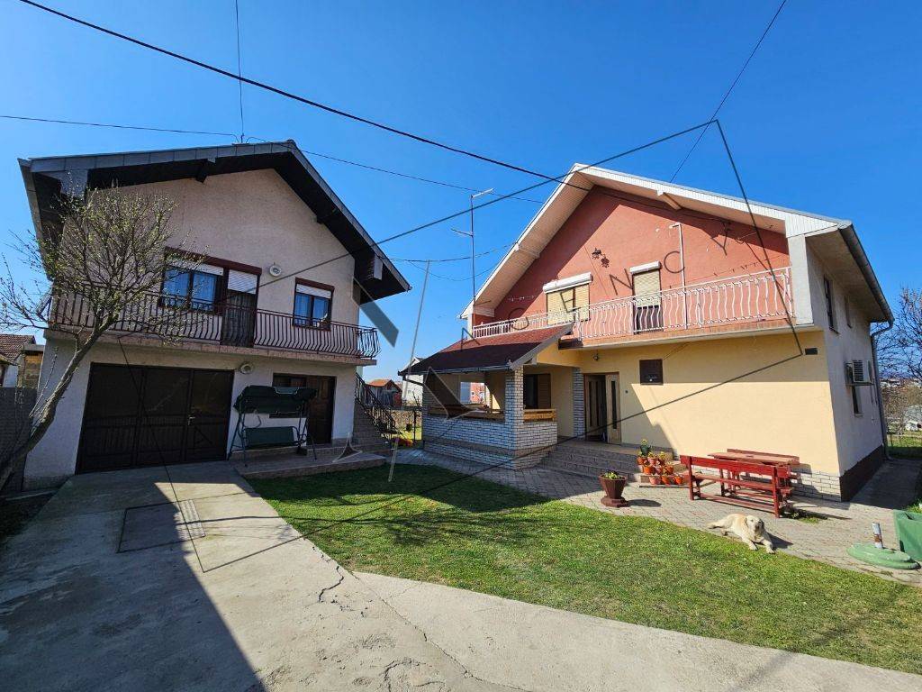 Samostalna porodična vila 277 m², Centar, Kraljevo