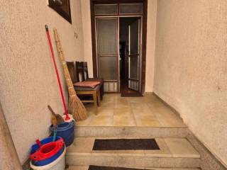 Samostalna porodična vila 147 m², za renoviranje, Sombor