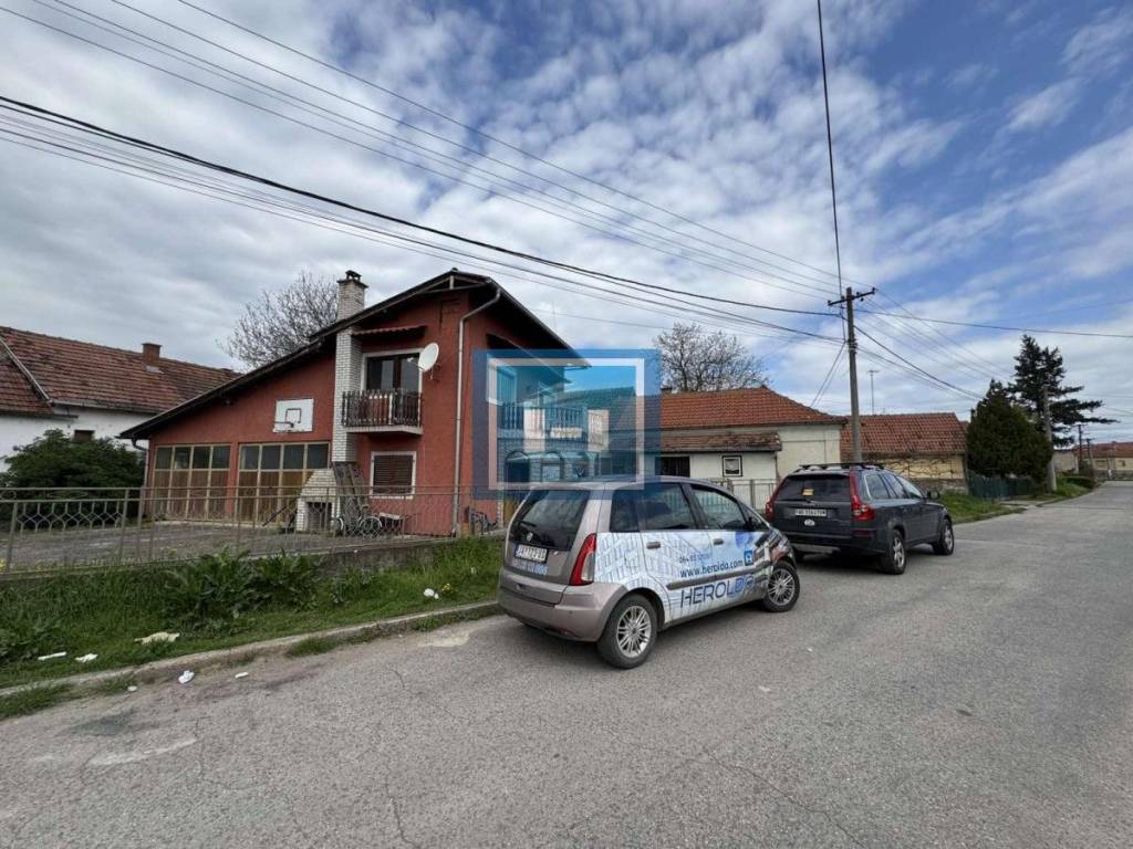 Samostalna porodična vila 124 m², u dobrom stanju, Ćuprija