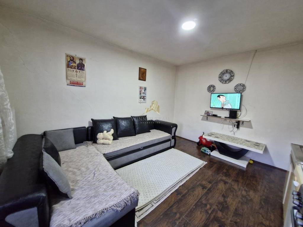 Samostalna porodična vila 80 m², u dobrom stanju, Ćuprija