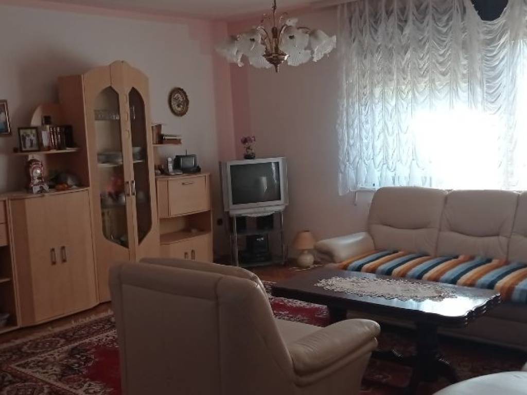 Samostalna porodična vila grobljanska, Golubinci, Stara Pazova