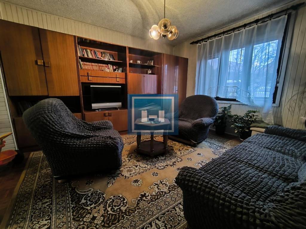 Samostalna porodična vila 291 m², u dobrom stanju, Ćuprija