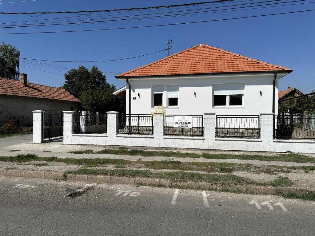 Samostalna porodična vila 153 m², u dobrom stanju, Ćuprija