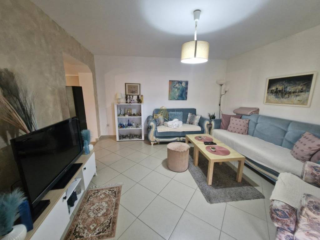 Samostalna porodična vila 134 m², u dobrom stanju, Ćuprija