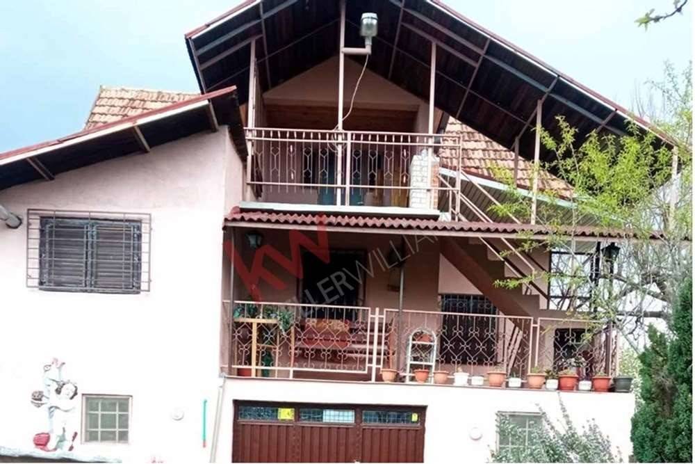 Samostalna porodična vila Hrastova, Centar, Inđija