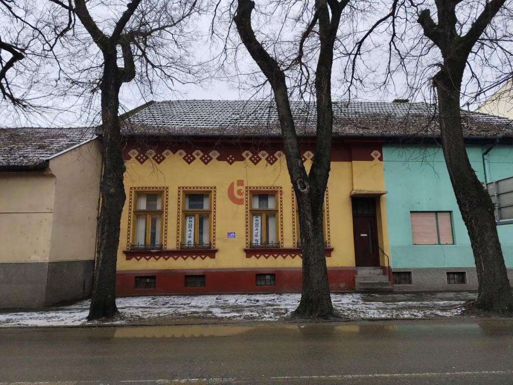 Samostalna porodična vila 157 m², u dobrom stanju, Gat, Mali Bajmok, Subotica