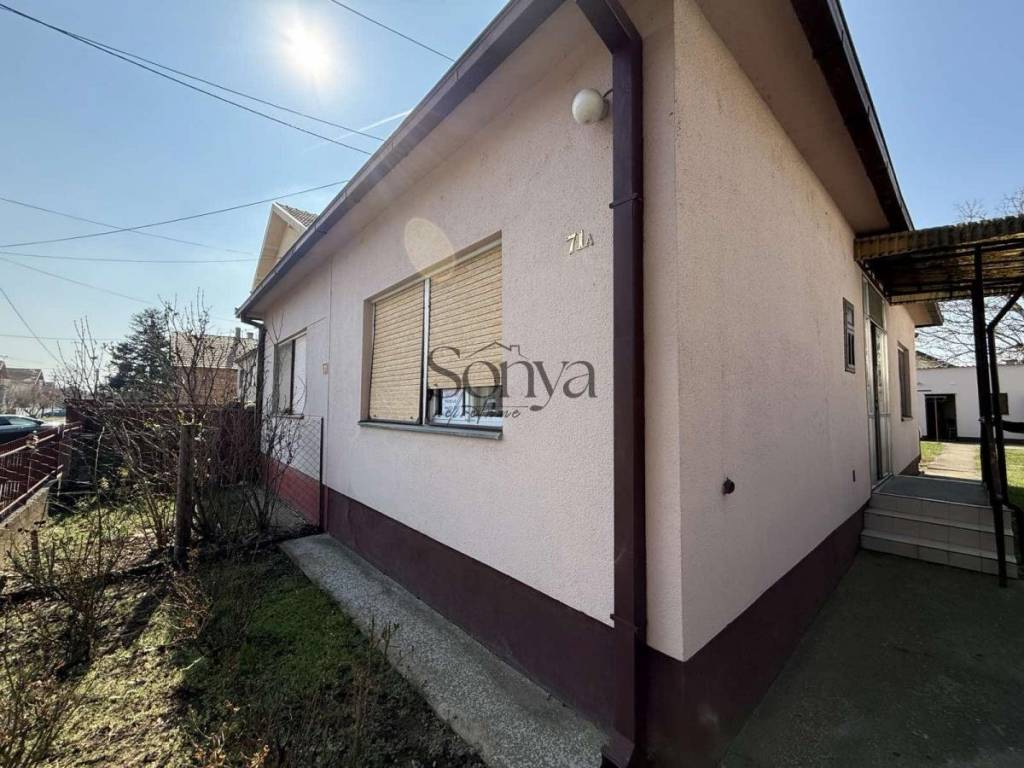 Samostalna porodična vila 50 m², u dobrom stanju, Ruma