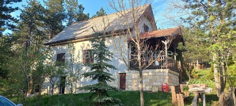 Samostalna porodična vila 160 m², u dobrom stanju, Kosjerić