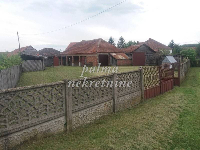 Samostalna porodična vila 170 m², za renoviranje, Rača