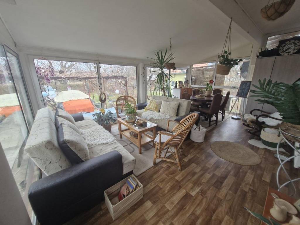 Samostalna porodična vila 120 m², u dobrom stanju, Ćuprija