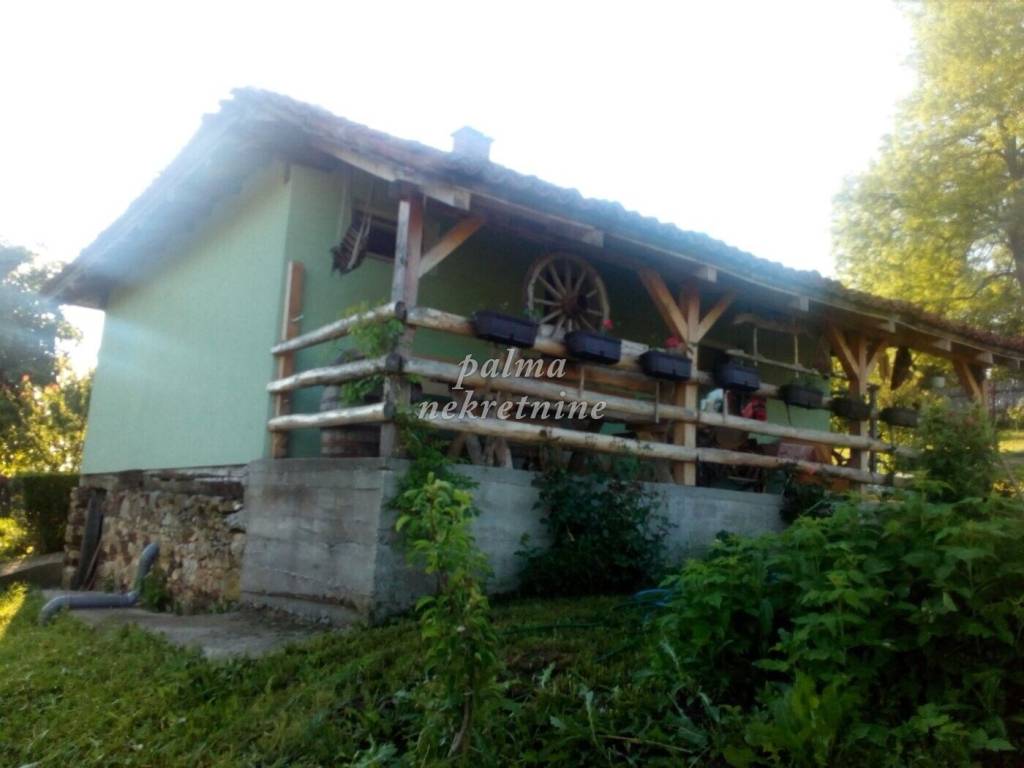 Samostalna porodična vila 56 m², za renoviranje, Aerodrom, Kragujevac