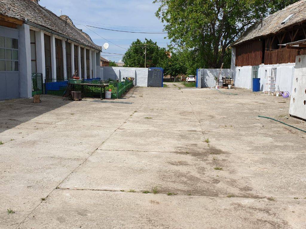 Samostalna porodična vila 231 m², Krčedin, Inđija