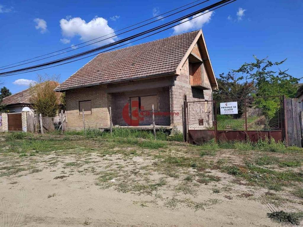 Samostalna porodična vila 176 m², u dobrom stanju, Centar 1, Subotica