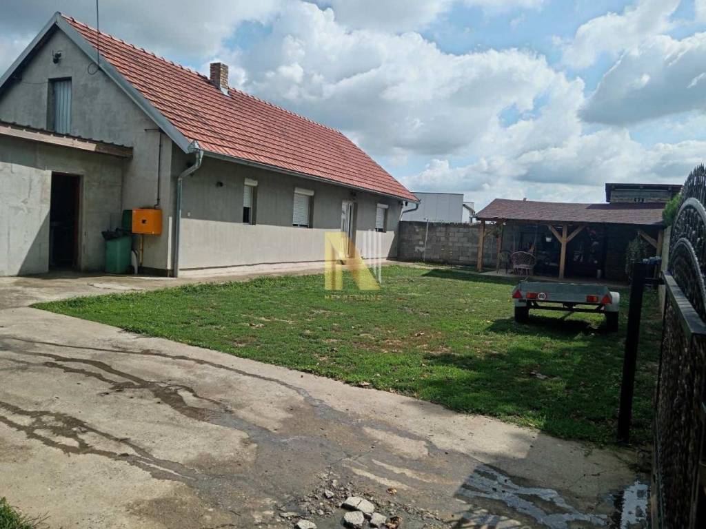 Samostalna porodična vila 93 m², novo, Ruma