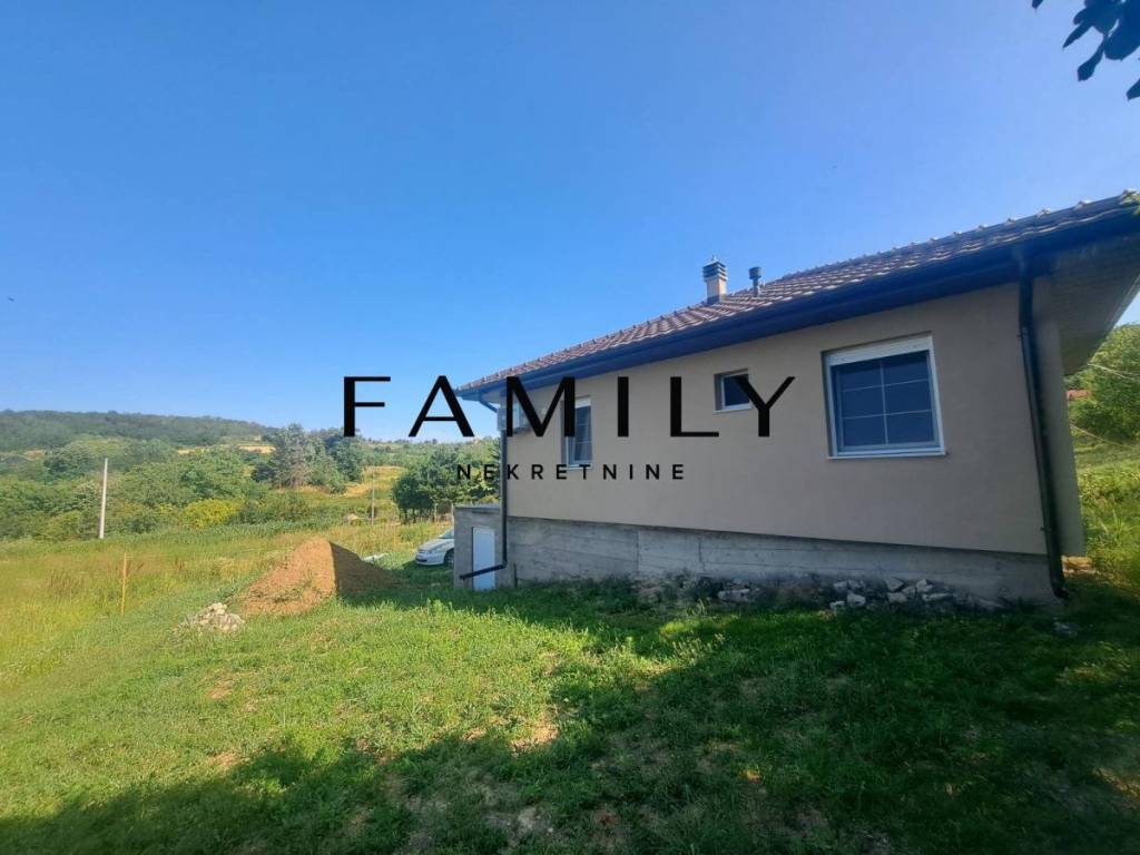 Samostalna porodična vila 86 m², novo, Centar - Novi Bulevar, Novi Sad