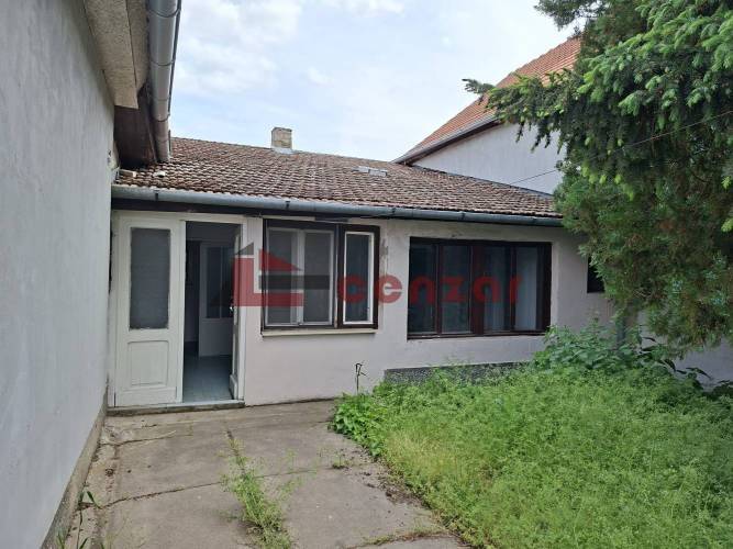 Samostalna porodična vila Mavrovska 3, Gat, Mali Bajmok, Subotica