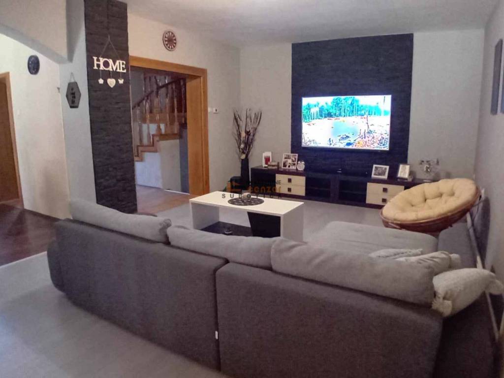 Samostalna porodična vila Zagorska 11F, Makova sedmica, Subotica