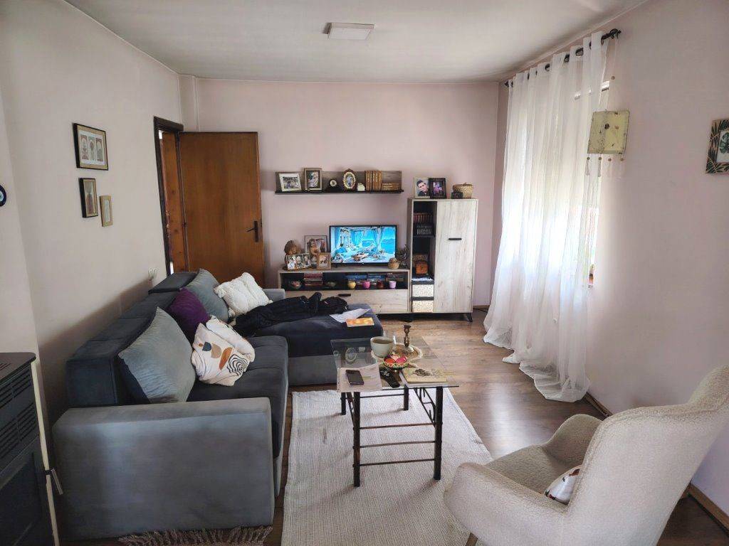 Samostalna porodična vila 150 m², Leskovac