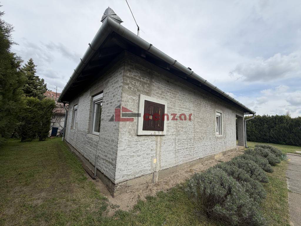 Samostalna porodična vila Zorkina 34, Dudova šuma, Zorka, Subotica
